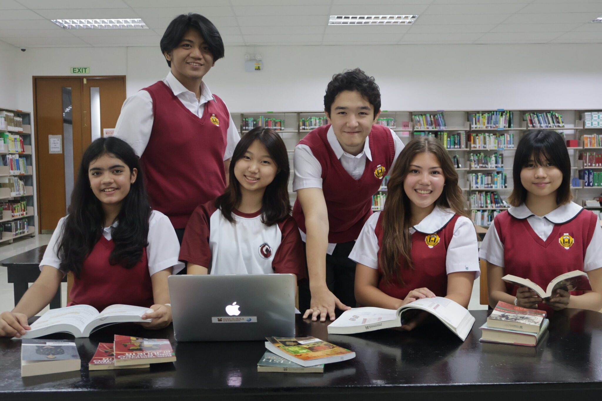 Filipino students score above global average in 2025 IB Diploma Exams ...